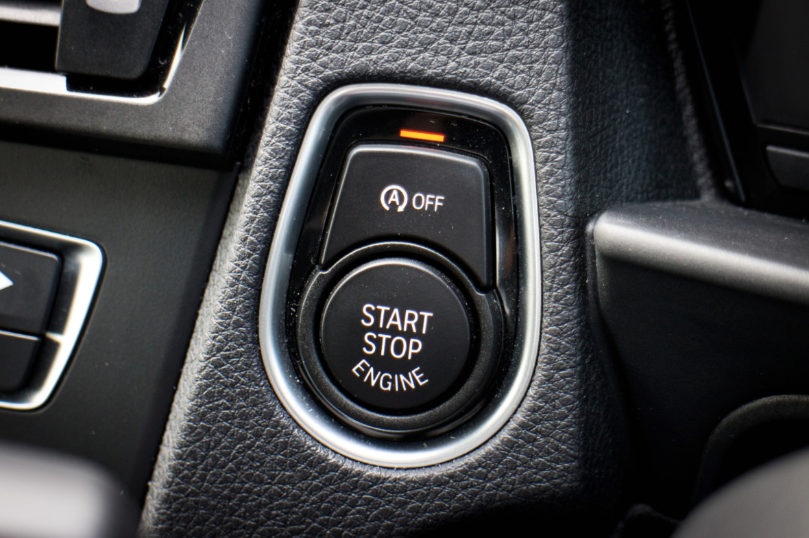 How To Pull Out From A Roadside Stop - HI-TECH Driver